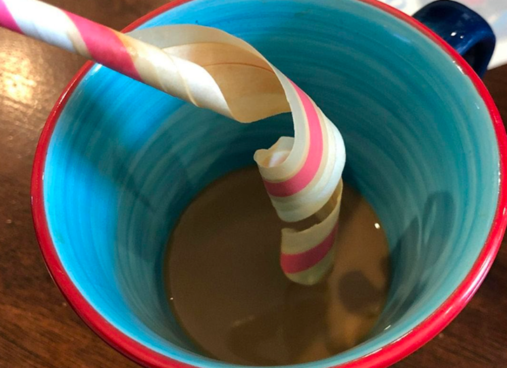 Why Paper Straws Aren't the Best Choice - The Happy Turtle Straw